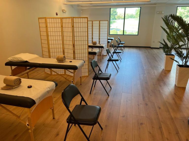 Community Style Acupuncture - Acupoint Comfort Care